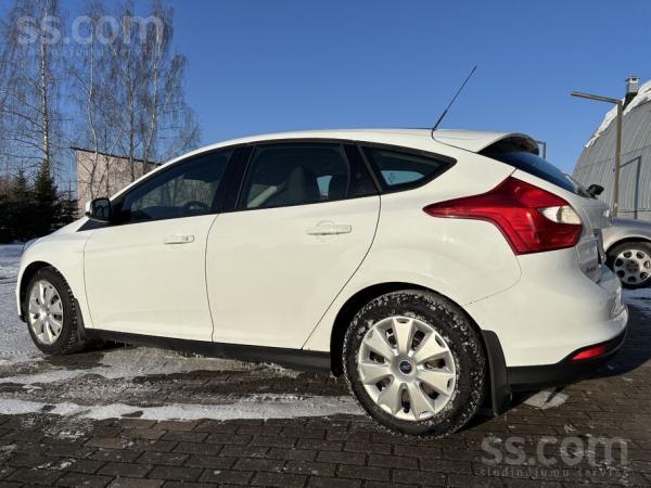 Balts Ford Focus 2014 Bauska, ar dzinēja tilpumu 1.60 L un nobraukumu 240 tūkst. km par 3600 €, foto 5 vietnē AUTOMOTO.COM.LV