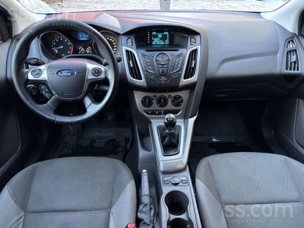 Balts Ford Focus 2014 Bauska, ar dzinēja tilpumu 1.60 L un nobraukumu 240 tūkst. km par 3600 €, foto 10 vietnē AUTOMOTO.COM.LV