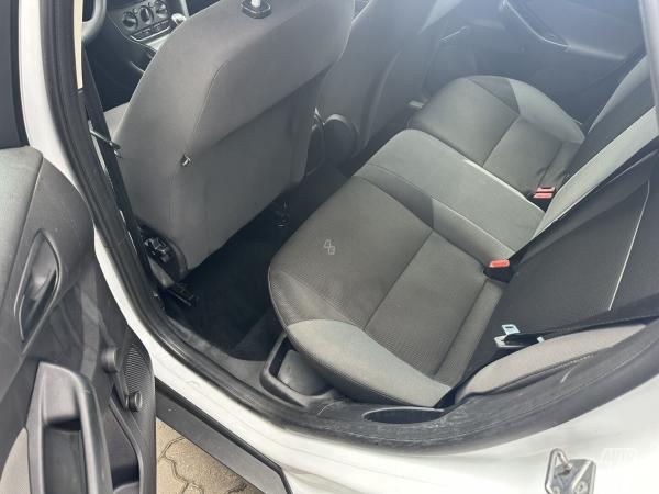 White Ford Focus 2014 in Prienai, with an engine capacity of 1.00 L and mileage of 200 thousand km for 1600 €, photo 7 on AUTOMOTO.COM.LV