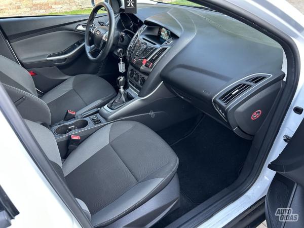 White Ford Focus 2014 in Vilnius, with an engine capacity of 1.60 L and mileage of 270 thousand km for 3700 €, photo 10 on AUTOMOTO.COM.LV
