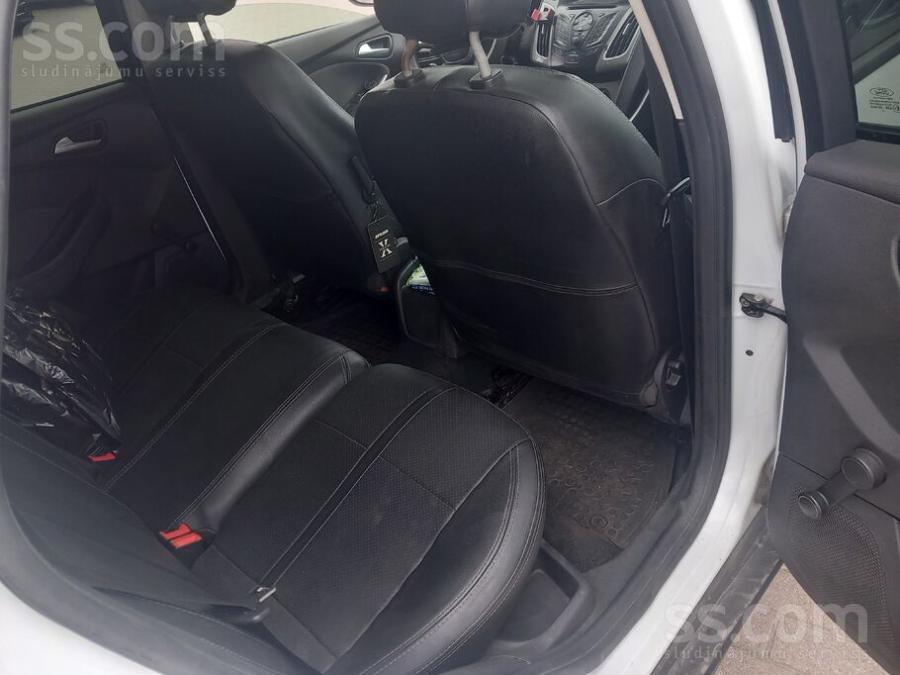 Balts Ford Focus 2014 Rīga, ar dzinēja tilpumu 1.60 L un nobraukumu 573 tūkst. km par 1750 €, foto 7 vietnē AUTOMOTO.COM.LV