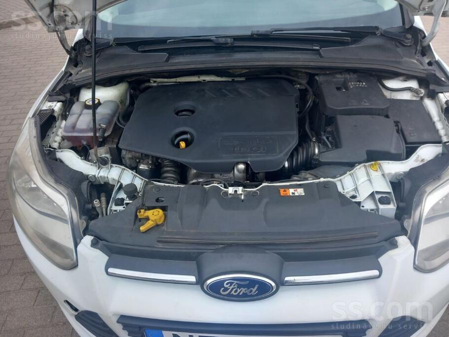 Balts Ford Focus 2014 Rīga, ar dzinēja tilpumu 1.60 L un nobraukumu 573 tūkst. km par 1750 €, foto 8 vietnē AUTOMOTO.COM.LV
