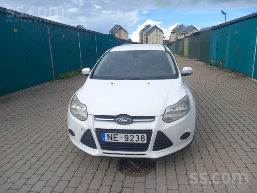 Balts Ford Focus 2014 Rīga, ar dzinēja tilpumu 1.60 L un nobraukumu 573 tūkst. km par 2250 €, foto 12 vietnē AUTOMOTO.COM.LV