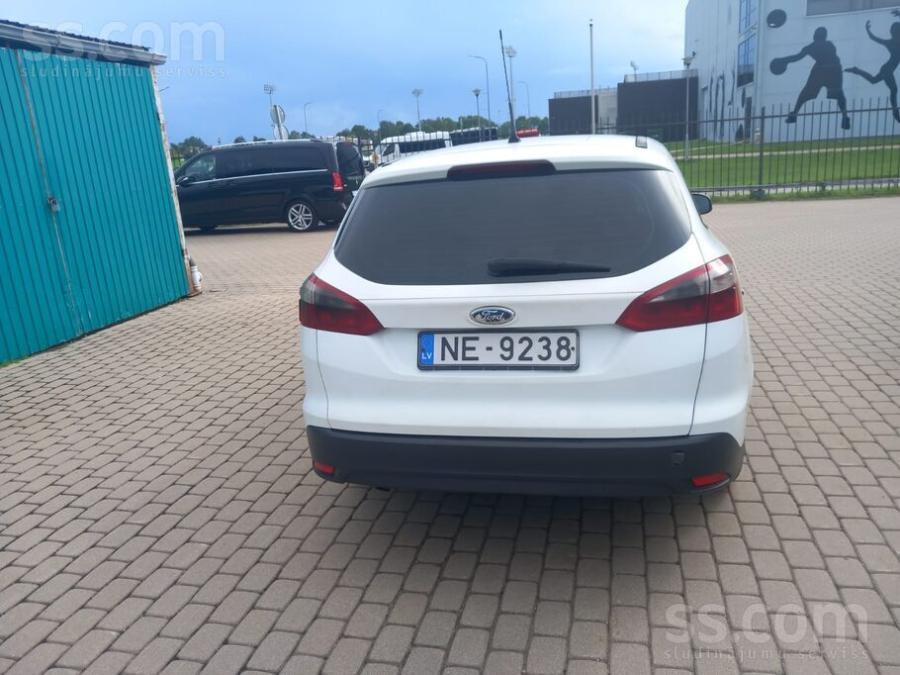 Balts Ford Focus 2014 Rīga, ar dzinēja tilpumu 1.60 L un nobraukumu 573 tūkst. km par 2250 €, foto 14 vietnē AUTOMOTO.COM.LV