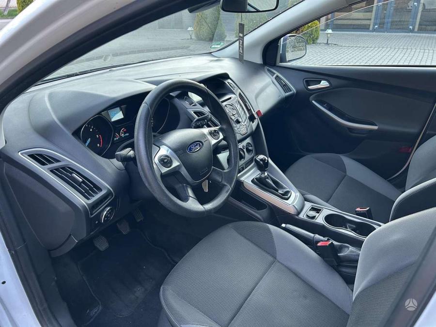 Balts Ford Focus 2014 Kėdainiai, ar dzinēja tilpumu 1.56 L un nobraukumu 270 tūkst. km par 3400 €, foto 11 vietnē AUTOMOTO.COM.LV