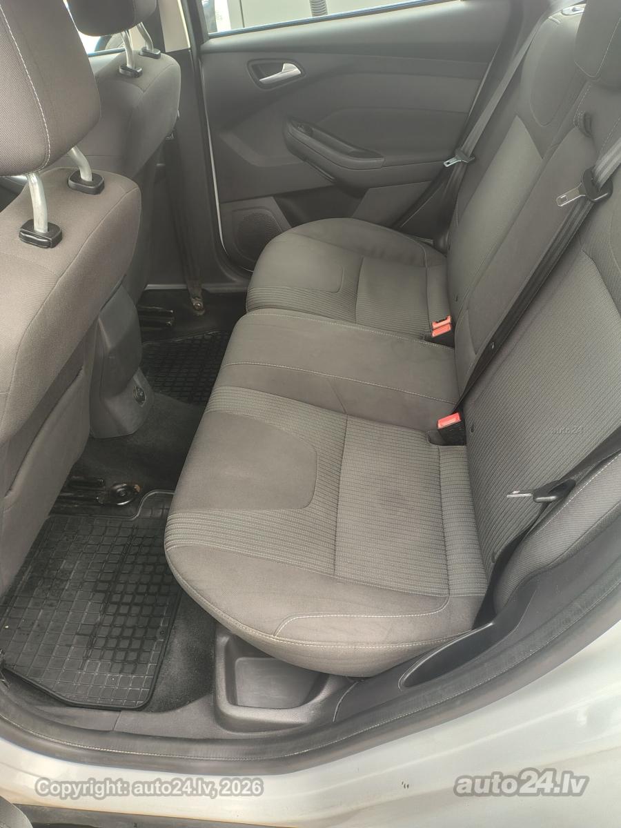 Balts Ford Focus 2014 Tallina, ar dzinēja tilpumu 1.60 L un nobraukumu 463 tūkst. km par 3500 €, foto 9 vietnē AUTOMOTO.COM.LV