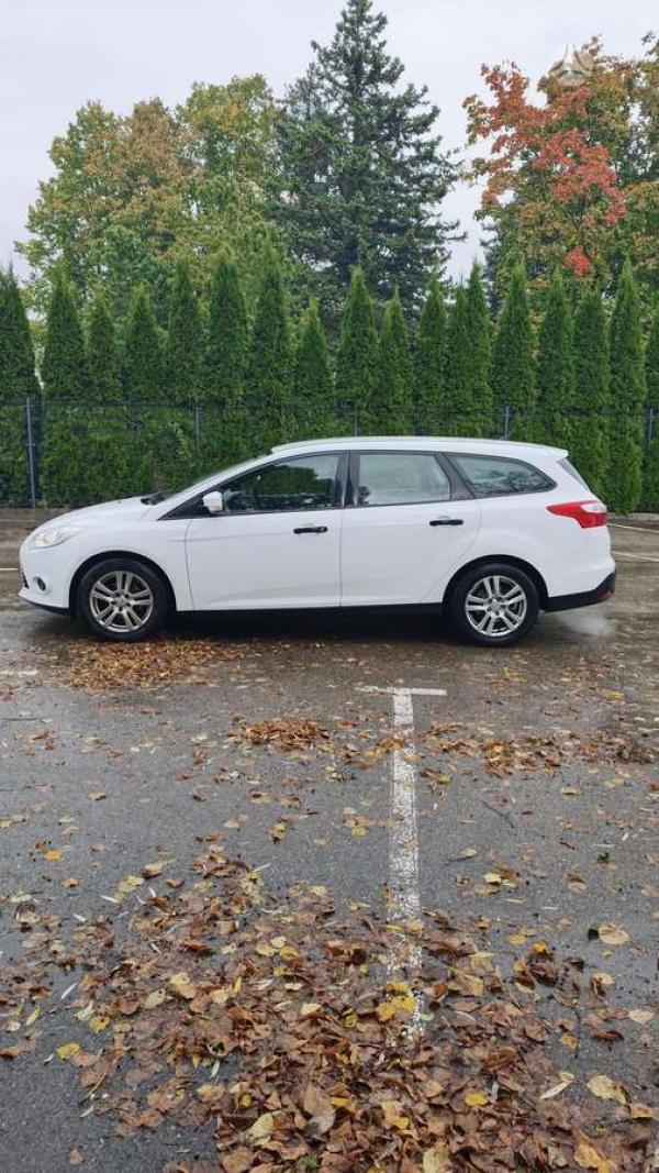 Balts Ford Focus 2014 Kauņa, ar dzinēja tilpumu 1.00 L un nobraukumu 130 tūkst. km par 2650 €, foto 4 vietnē AUTOMOTO.COM.LV