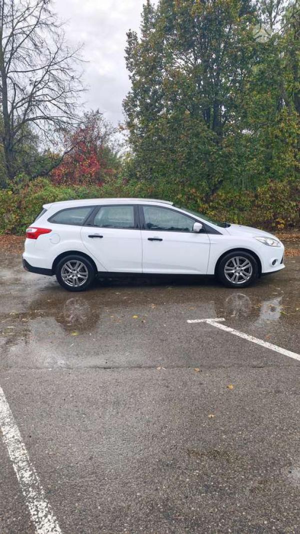 Balts Ford Focus 2014 Kauņa, ar dzinēja tilpumu 1.00 L un nobraukumu 130 tūkst. km par 2650 €, foto 8 vietnē AUTOMOTO.COM.LV
