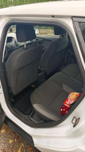 Balts Ford Focus 2014 Kauņa, ar dzinēja tilpumu 1.00 L un nobraukumu 130 tūkst. km par 2650 €, foto 12 vietnē AUTOMOTO.COM.LV