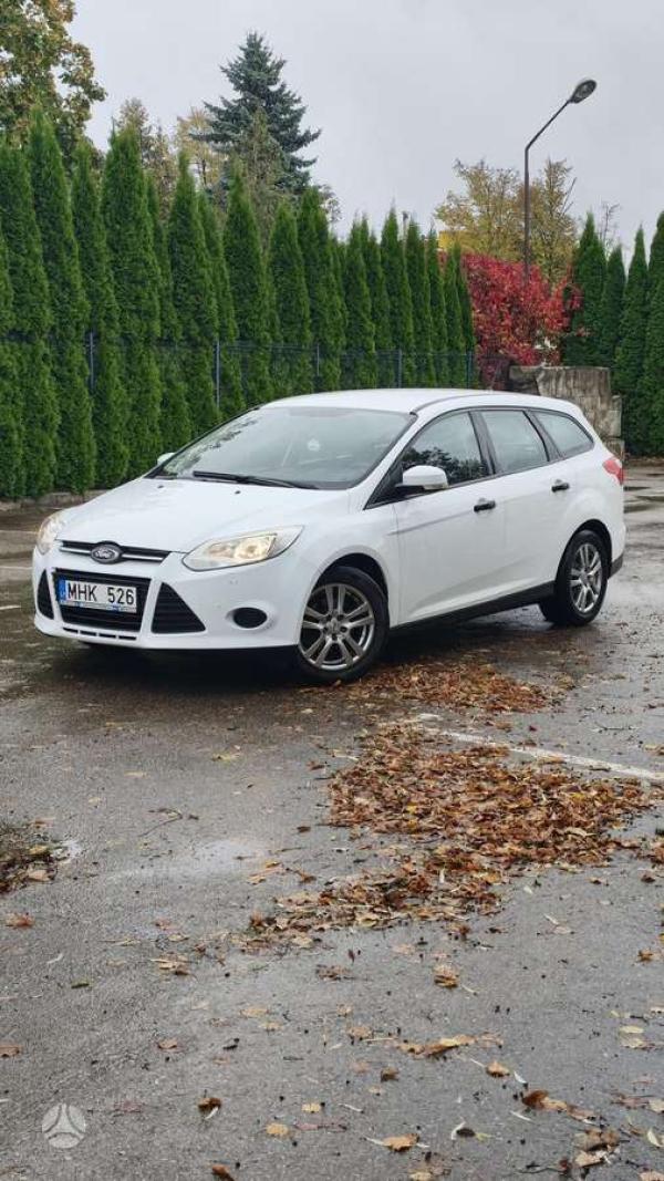 White Ford Focus 2014 in Kaunas, with an engine capacity of 1.00 L and mileage of 130 thousand km for 2650 €, photo 3 on AUTOMOTO.COM.LV