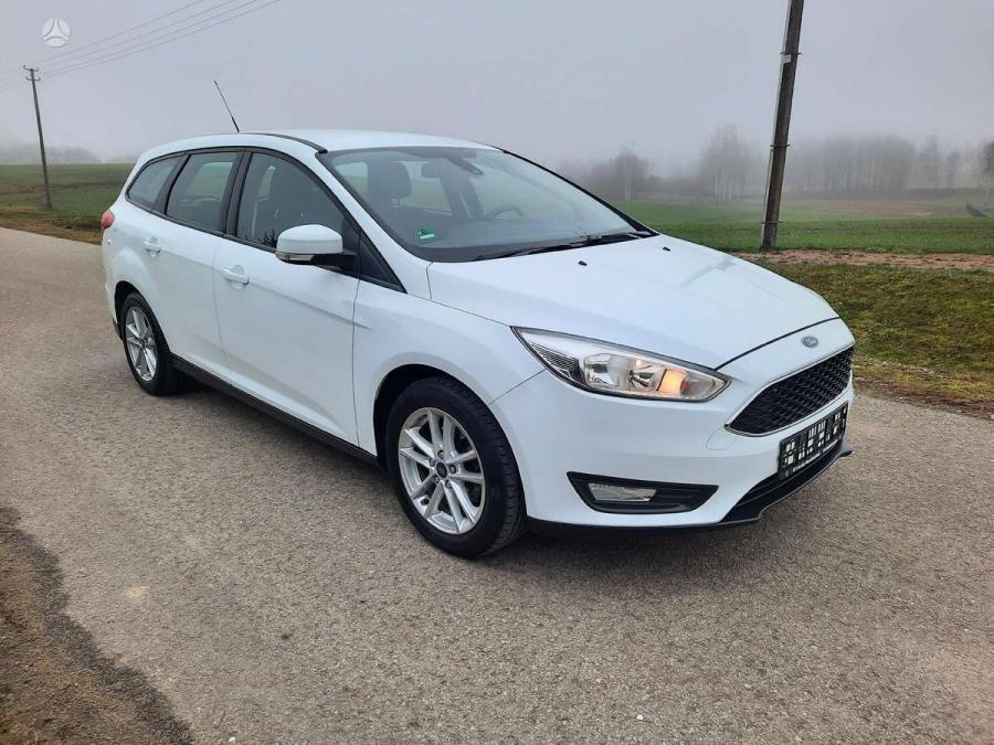Balts Ford Focus 2015 Alīta, ar dzinēja tilpumu 1.60 L un nobraukumu 164 tūkst. km par 4350 €, foto 3 vietnē AUTOMOTO.COM.LV