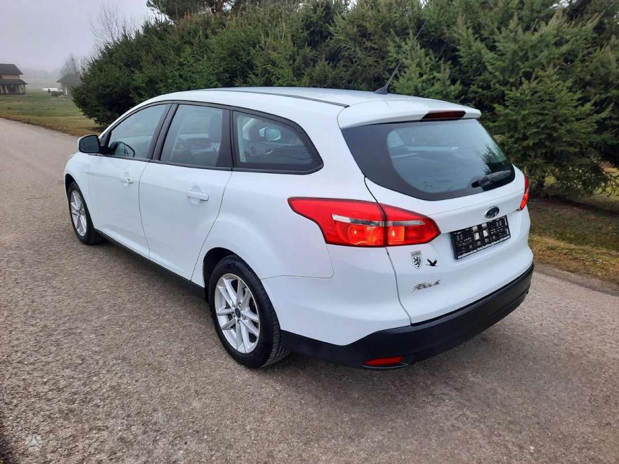 Balts Ford Focus 2015 Alīta, ar dzinēja tilpumu 1.60 L un nobraukumu 164 tūkst. km par 4350 €, foto 4 vietnē AUTOMOTO.COM.LV