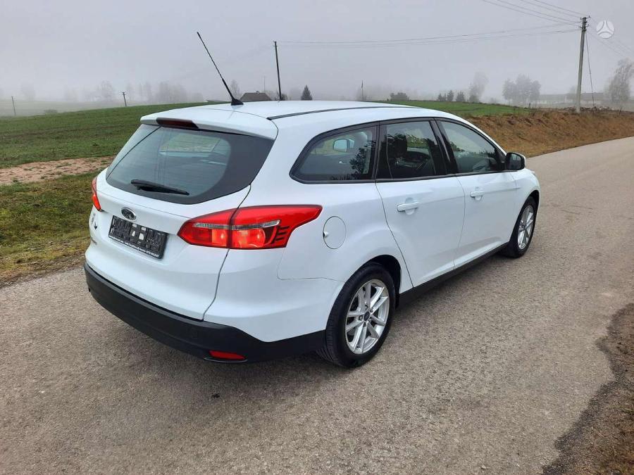 Balts Ford Focus 2015 Alīta, ar dzinēja tilpumu 1.60 L un nobraukumu 164 tūkst. km par 4350 €, foto 6 vietnē AUTOMOTO.COM.LV