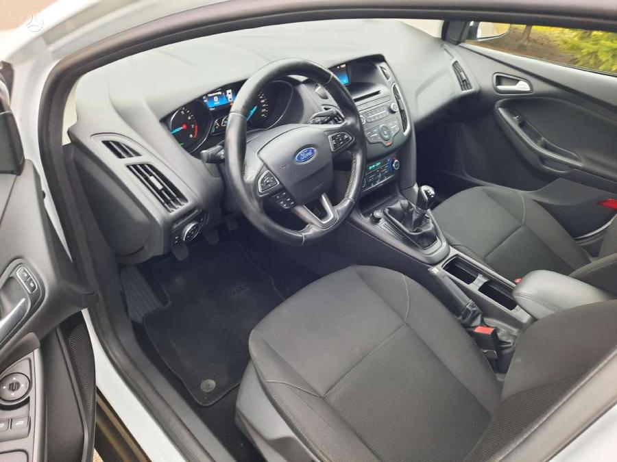 Balts Ford Focus 2015 Alīta, ar dzinēja tilpumu 1.60 L un nobraukumu 164 tūkst. km par 4350 €, foto 7 vietnē AUTOMOTO.COM.LV