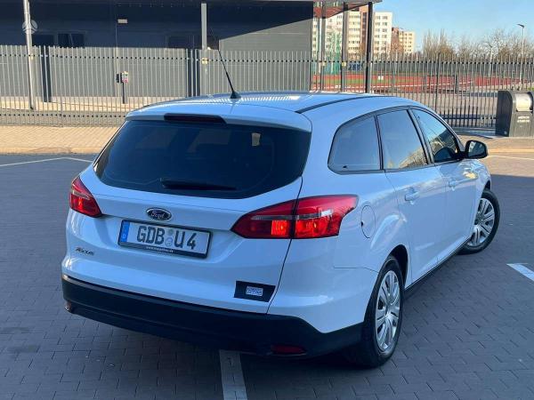 White Ford Focus 2015 in Jonava, with an engine capacity of 1.56 L and mileage of 258 thousand km for 4200 €, photo 7 on AUTOMOTO.COM.LV