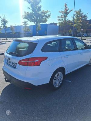White Ford Focus 2015 in Klaipeda, with an engine capacity of 1.60 L and mileage of 161 thousand km for 4500 €, photo 4 on AUTOMOTO.COM.LV
