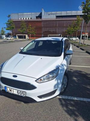 White Ford Focus 2015 in Klaipeda, with an engine capacity of 1.60 L and mileage of 161 thousand km for 4500 €, photo 6 on AUTOMOTO.COM.LV