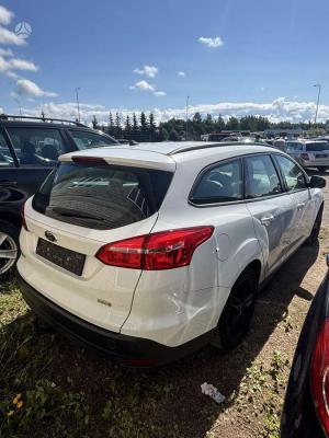 Balts Ford Focus 2015 Utena, ar dzinēja tilpumu 1.00 L un nobraukumu 130 tūkst. km par 1650 €, foto 4 vietnē AUTOMOTO.COM.LV