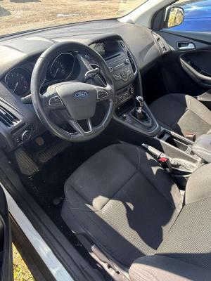 Balts Ford Focus 2015 Utena, ar dzinēja tilpumu 1.00 L un nobraukumu 130 tūkst. km par 1650 €, foto 6 vietnē AUTOMOTO.COM.LV