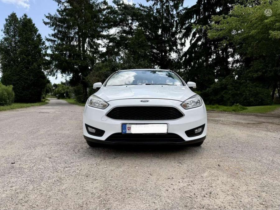 White Ford Focus 2015 in Kaunas, with an engine capacity of 1.56 L and mileage of 197 thousand km for 3999 €, photo 1 on AUTOMOTO.COM.LV