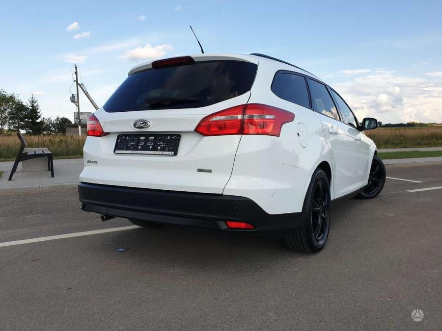 Balts Ford Focus 2015 Marijampole, ar dzinēja tilpumu 1.00 L un nobraukumu 122 tūkst. km par 5250 €, foto 7 vietnē AUTOMOTO.COM.LV