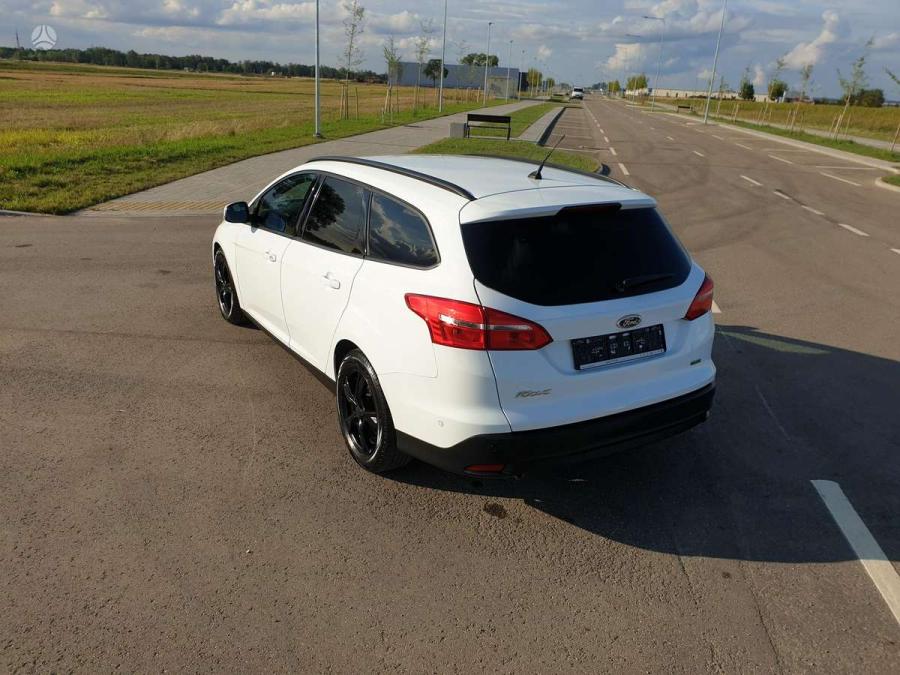 Balts Ford Focus 2015 Marijampole, ar dzinēja tilpumu 1.00 L un nobraukumu 122 tūkst. km par 5250 €, foto 9 vietnē AUTOMOTO.COM.LV