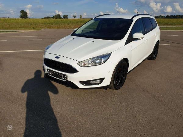 Balts Ford Focus 2015 Marijampole, ar dzinēja tilpumu 1.00 L un nobraukumu 122 tūkst. km par 5250 €, foto 9 vietnē AUTOMOTO.COM.LV