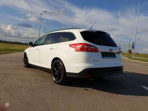 Balts Ford Focus 2015 Marijampole, ar dzinēja tilpumu 1.00 L un nobraukumu 122 tūkst. km par 5250 €, foto 12 vietnē AUTOMOTO.COM.LV