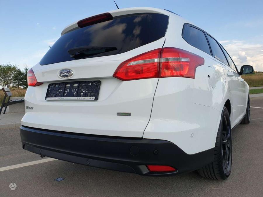 Balts Ford Focus 2015 Marijampole, ar dzinēja tilpumu 1.00 L un nobraukumu 122 tūkst. km par 5250 €, foto 17 vietnē AUTOMOTO.COM.LV