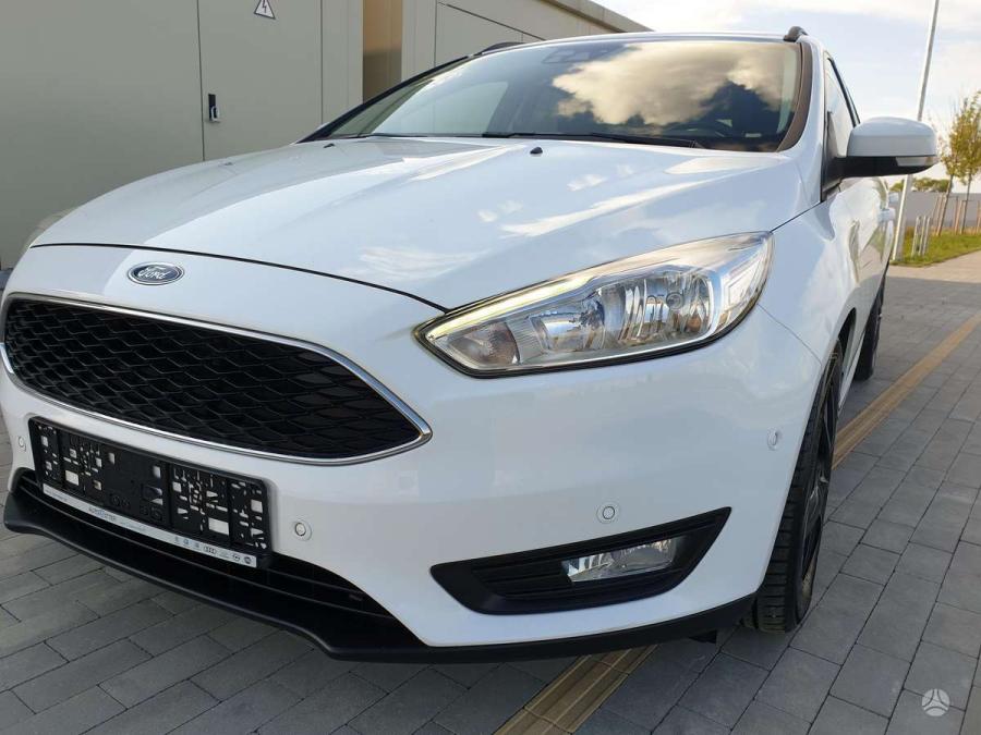 Balts Ford Focus 2015 Marijampole, ar dzinēja tilpumu 1.00 L un nobraukumu 122 tūkst. km par 5250 €, foto 19 vietnē AUTOMOTO.COM.LV