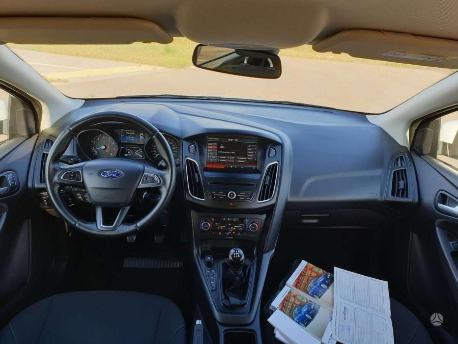 Balts Ford Focus 2015 Marijampole, ar dzinēja tilpumu 1.00 L un nobraukumu 122 tūkst. km par 5250 €, foto 22 vietnē AUTOMOTO.COM.LV