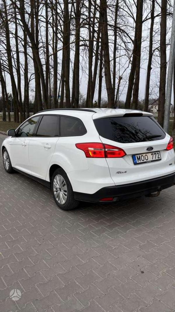 Ford Focus 2015 Kauņa vietnē Balts Ford Focus 2015 Kauņa, ar dzinēja tilpumu 1.00 L un nobraukumu 155 tūkst. km par 4000 €, foto 4 vietnē AUTOMOTO.COM.LV