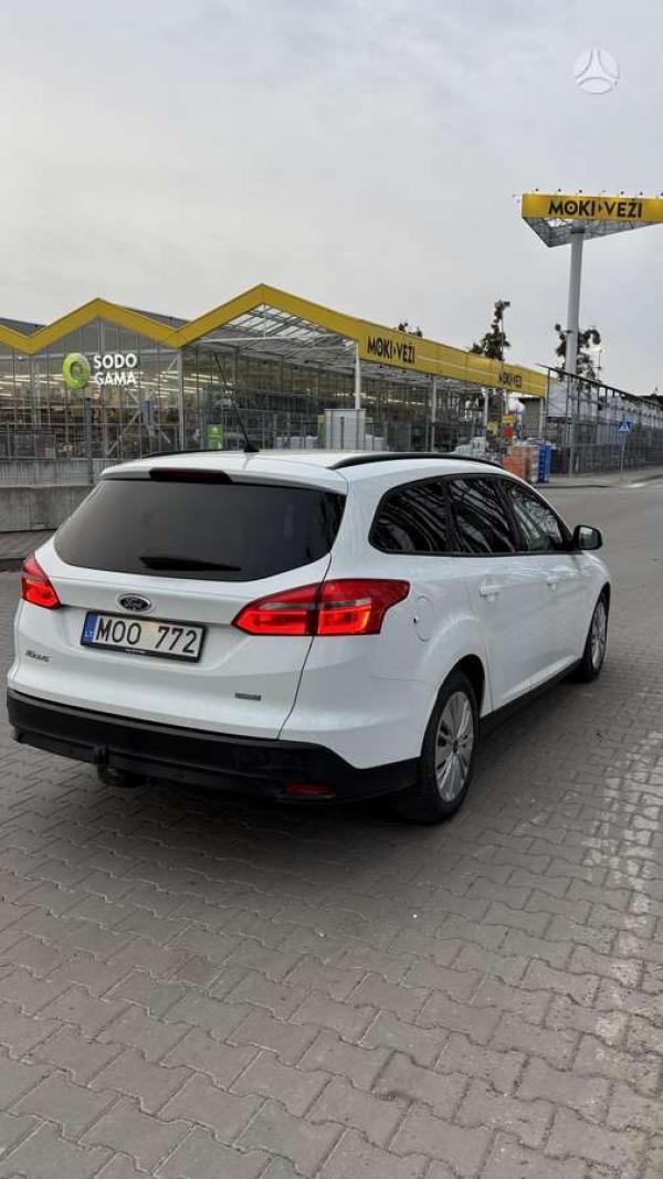 Ford Focus 2015 Kauņa vietnē Balts Ford Focus 2015 Kauņa, ar dzinēja tilpumu 1.00 L un nobraukumu 155 tūkst. km par 4000 €, foto 6 vietnē AUTOMOTO.COM.LV