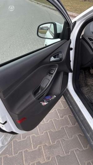 Balts Ford Focus 2015 Kauņa, ar dzinēja tilpumu 1.00 L un nobraukumu 155 tūkst. km par 4000 €, foto 11 vietnē AUTOMOTO.COM.LV