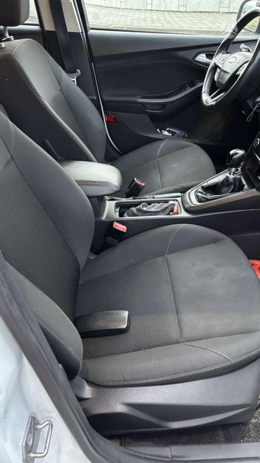 Balts Ford Focus 2015 Kauņa, ar dzinēja tilpumu 1.00 L un nobraukumu 155 tūkst. km par 4000 €, foto 16 vietnē AUTOMOTO.COM.LV