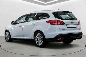 White Ford Focus 2015 in Kaunas, with an engine capacity of 1.50 L and mileage of 214 thousand km for 6300 €, photo 5 on AUTOMOTO.COM.LV