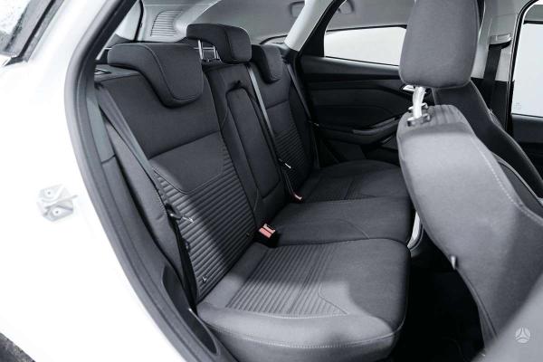 Balts Ford Focus 2015 Kauņa, ar dzinēja tilpumu 1.50 L un nobraukumu 214 tūkst. km par 6300 €, foto 8 vietnē AUTOMOTO.COM.LV