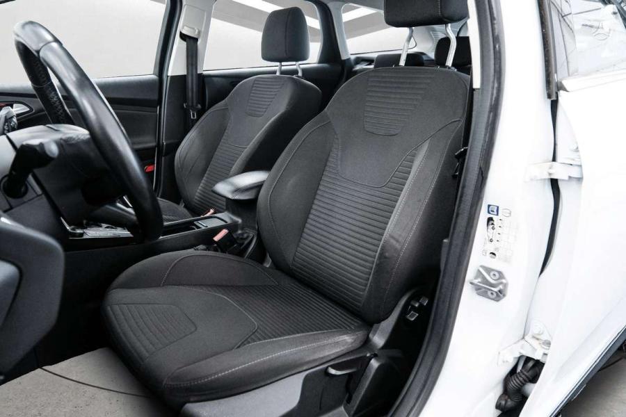 White Ford Focus 2015 in Kaunas, with an engine capacity of 1.50 L and mileage of 214 thousand km for 6300 €, photo 10 on AUTOMOTO.COM.LV