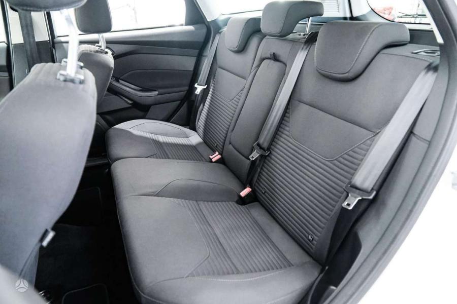 White Ford Focus 2015 in Kaunas, with an engine capacity of 1.50 L and mileage of 214 thousand km for 6300 €, photo 11 on AUTOMOTO.COM.LV
