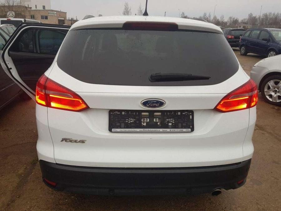 Balts Ford Focus 2016 Utena, ar dzinēja tilpumu 2.00 L un nobraukumu 273 tūkst. km par 3850 €, foto 6 vietnē AUTOMOTO.COM.LV
