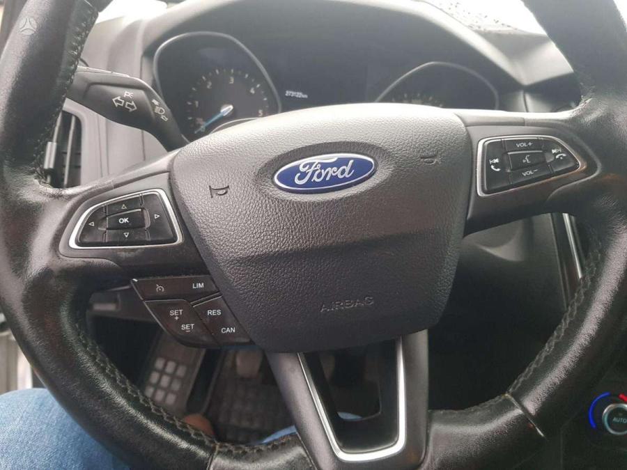 Balts Ford Focus 2016 Utena, ar dzinēja tilpumu 2.00 L un nobraukumu 273 tūkst. km par 3850 €, foto 7 vietnē AUTOMOTO.COM.LV