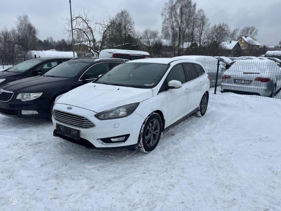 White Ford Focus 2016 in Vilnius, with an engine capacity of 1.00 L and mileage of 309 thousand km for 2950 €, photo 1 on AUTOMOTO.COM.LV