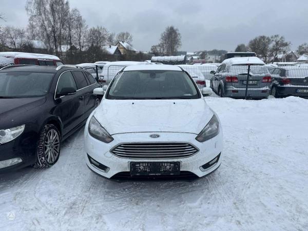 White Ford Focus 2016 in Vilnius, with an engine capacity of 1.00 L and mileage of 309 thousand km for 2950 €, photo 2 on AUTOMOTO.COM.LV