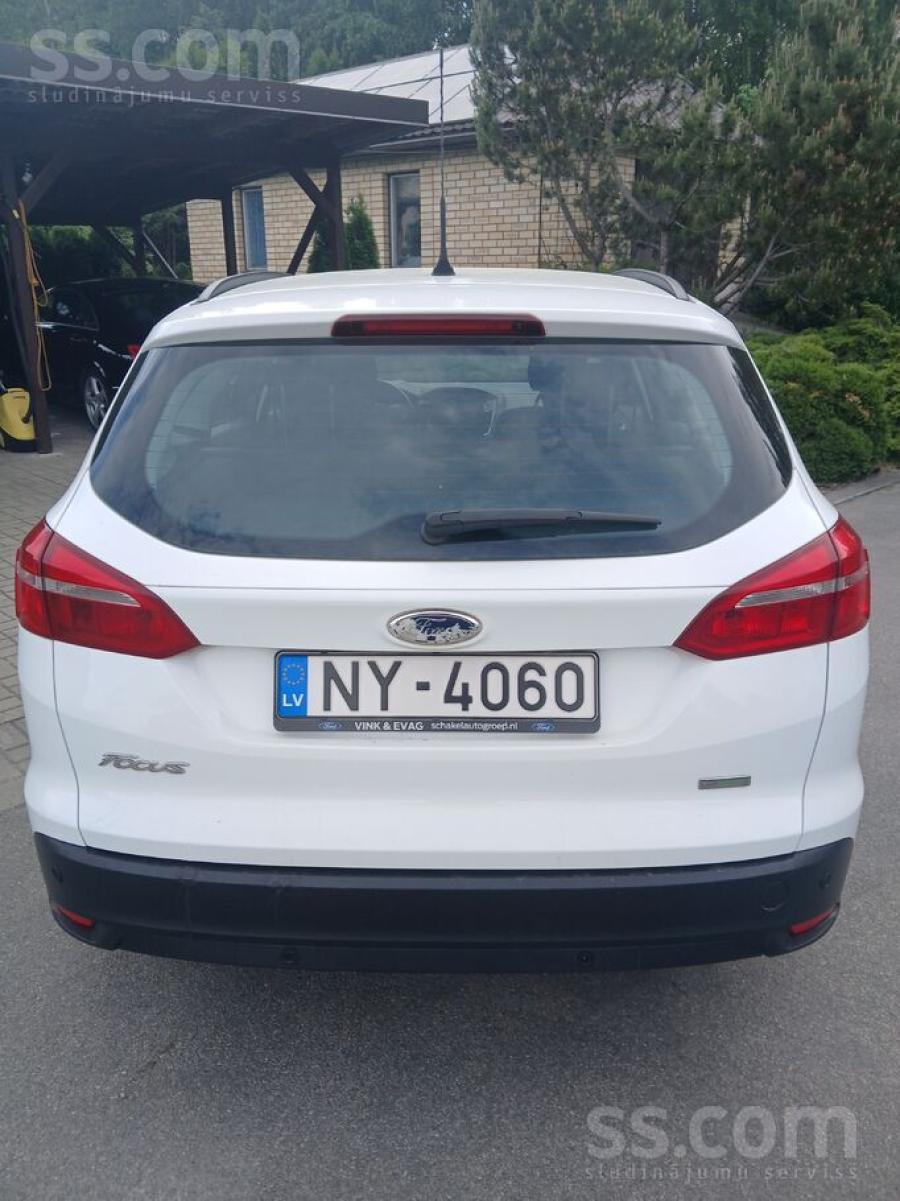 Balts Ford Focus 2016 Rīga, ar dzinēja tilpumu 1.00 L un nobraukumu 198 tūkst. km par 4200 €, foto 5 vietnē AUTOMOTO.COM.LV