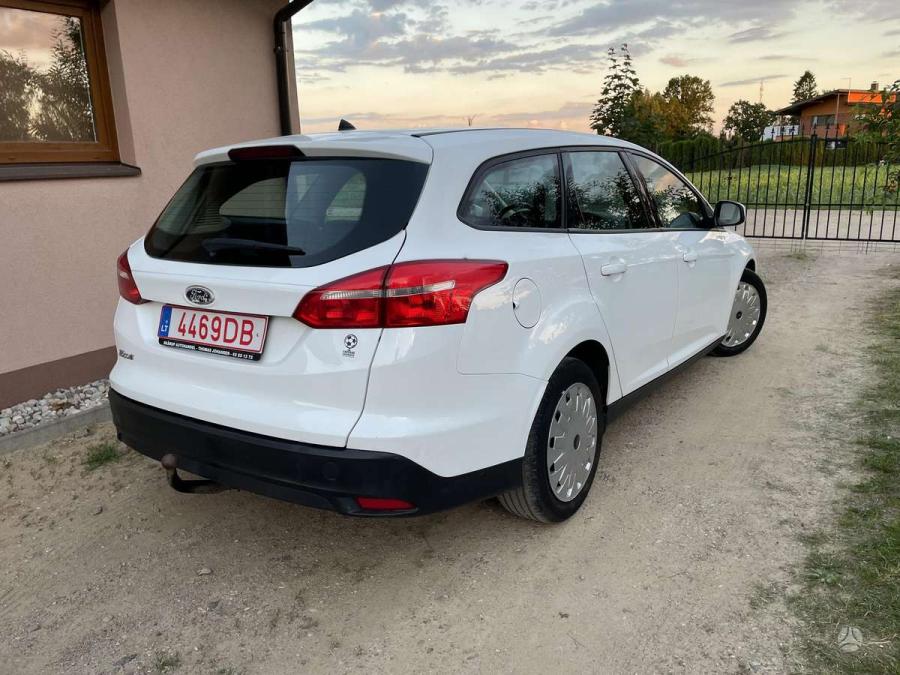 Balts Ford Focus 2016 Šakiai, ar dzinēja tilpumu 1.50 L un nobraukumu 276 tūkst. km par 3490 €, foto 7 vietnē AUTOMOTO.COM.LV