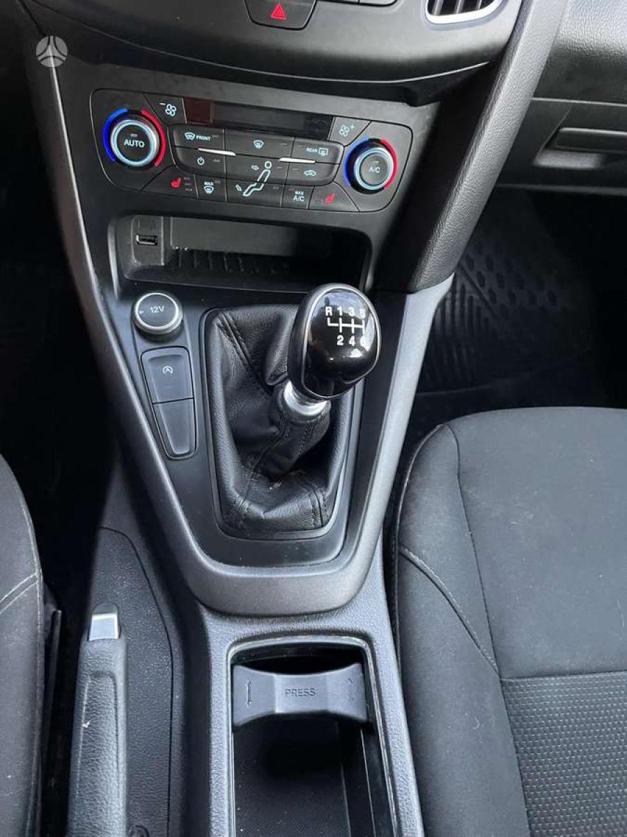 Balts Ford Focus 2016 Šakiai, ar dzinēja tilpumu 1.50 L un nobraukumu 276 tūkst. km par 3490 €, foto 20 vietnē AUTOMOTO.COM.LV