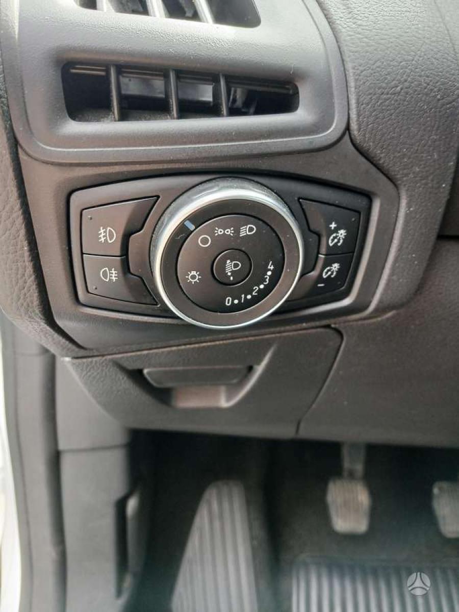 Balts Ford Focus 2016 Utena, ar dzinēja tilpumu 1.50 L un nobraukumu 250 tūkst. km par 4200 €, foto 16 vietnē AUTOMOTO.COM.LV