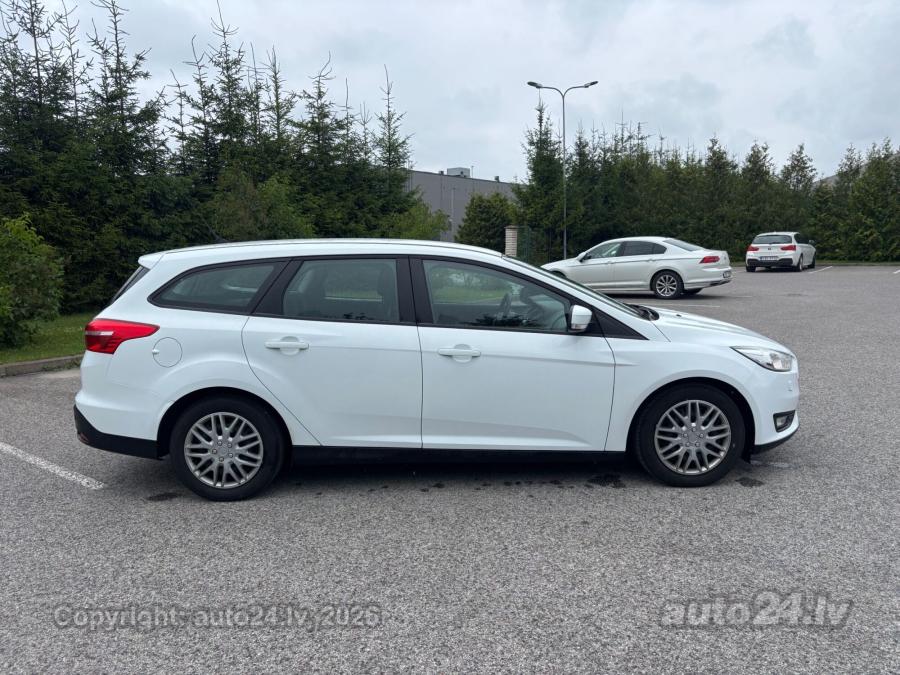 White Ford Focus 2016 in Tallinn, with an engine capacity of 1.50 L and mileage of 312 thousand km for 4490 €, photo 7 on AUTOMOTO.COM.LV