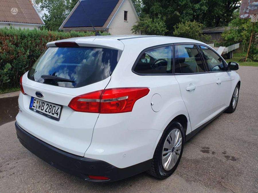White Ford Focus 2016 in Utena, with an engine capacity of 1.50 L and mileage of 250 thousand km for 4200 €, photo 5 on AUTOMOTO.COM.LV
