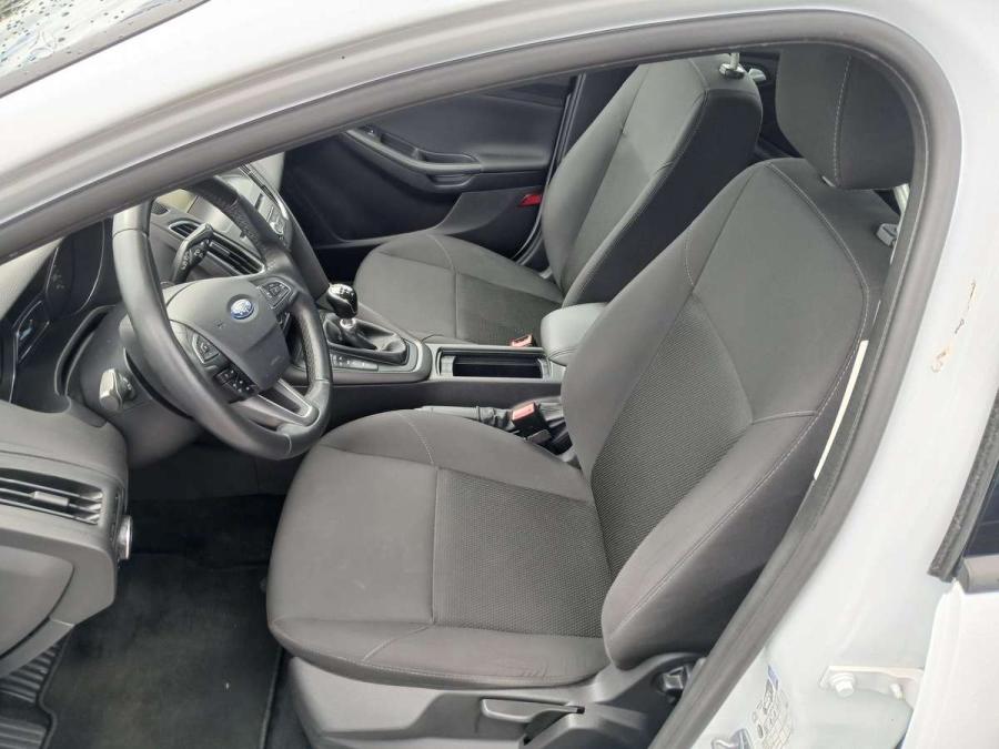 White Ford Focus 2016 in Utena, with an engine capacity of 1.50 L and mileage of 250 thousand km for 4200 €, photo 6 on AUTOMOTO.COM.LV